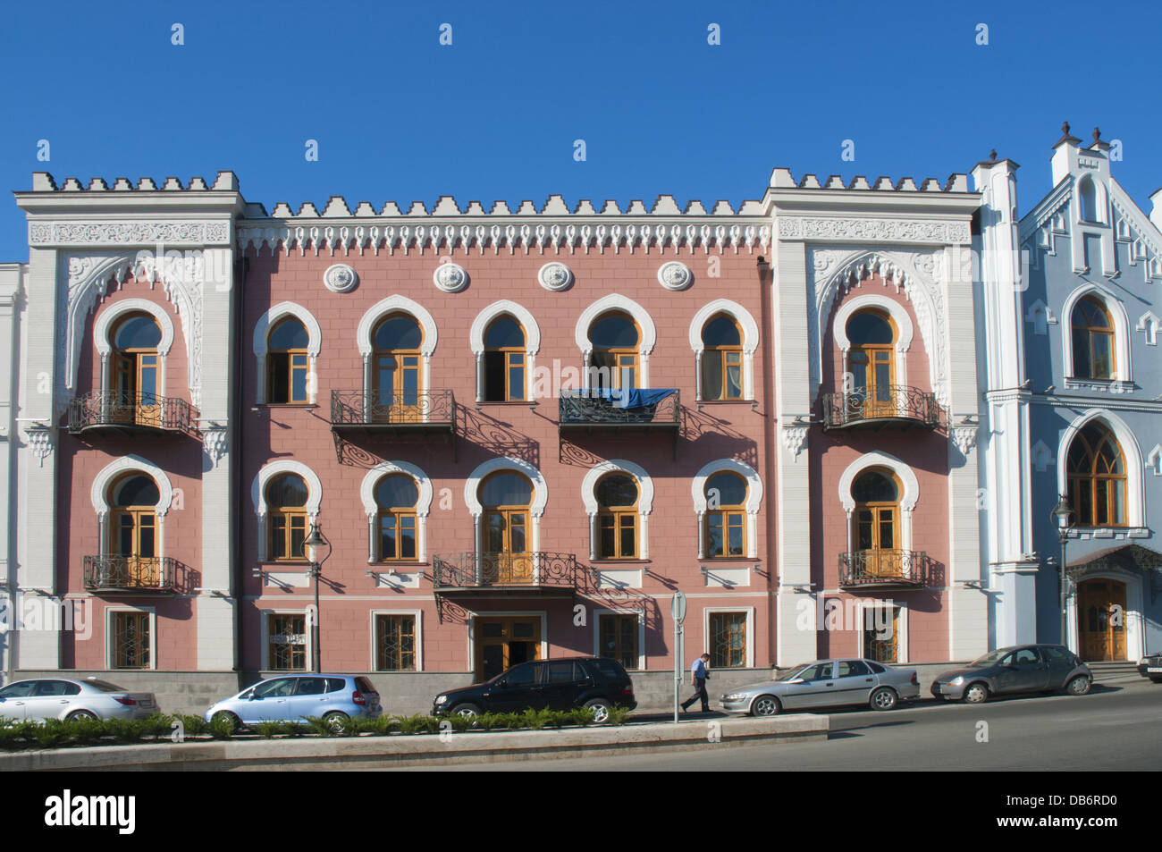 European streetscape hi-res stock photography and images - Alamy