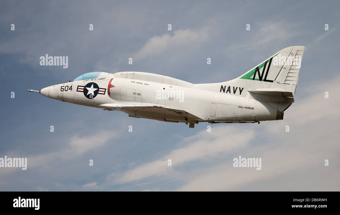 U s aircraft carrier missile hi-res stock photography and images - Alamy