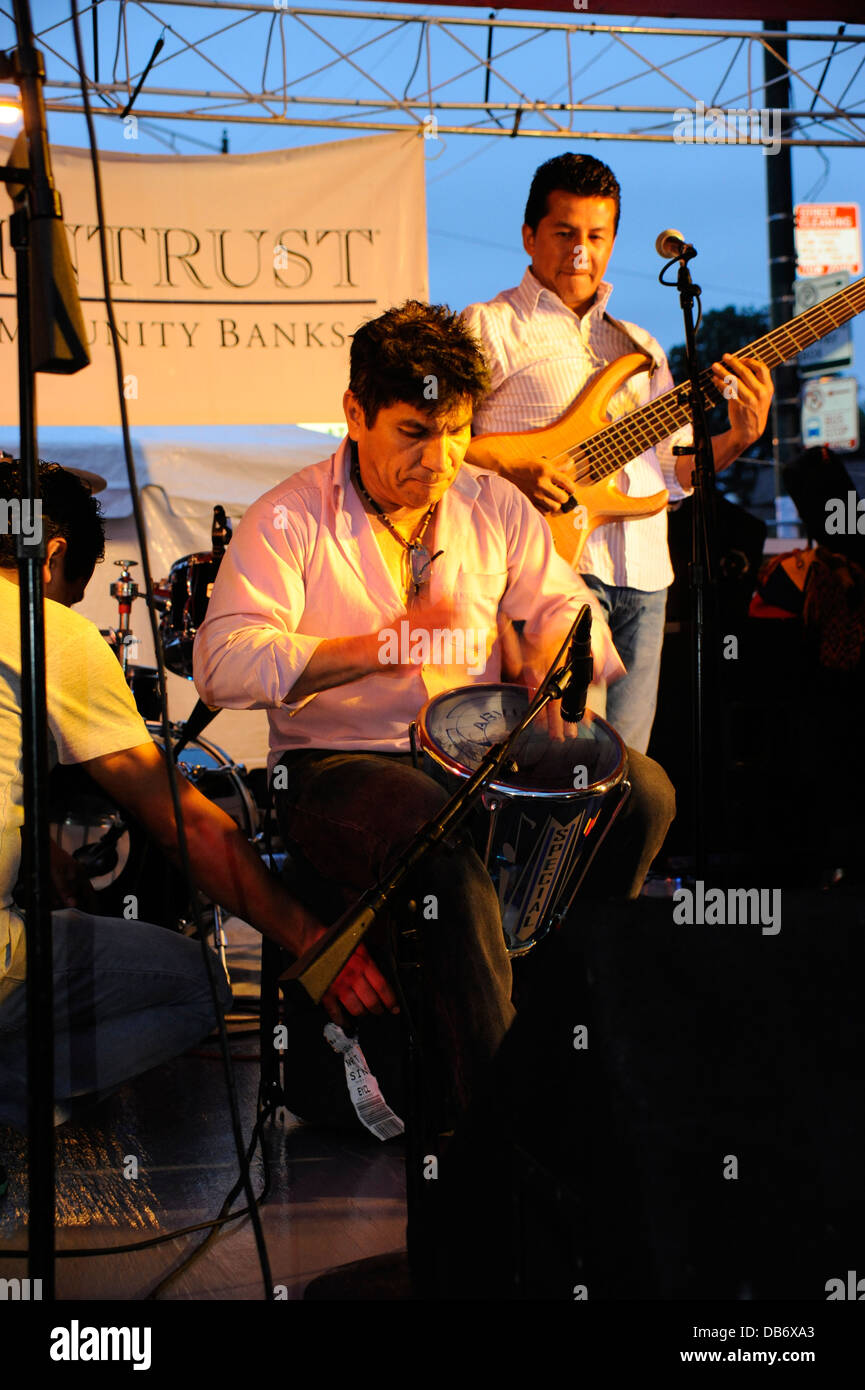 Group musical hi-res stock photography and images - Alamy