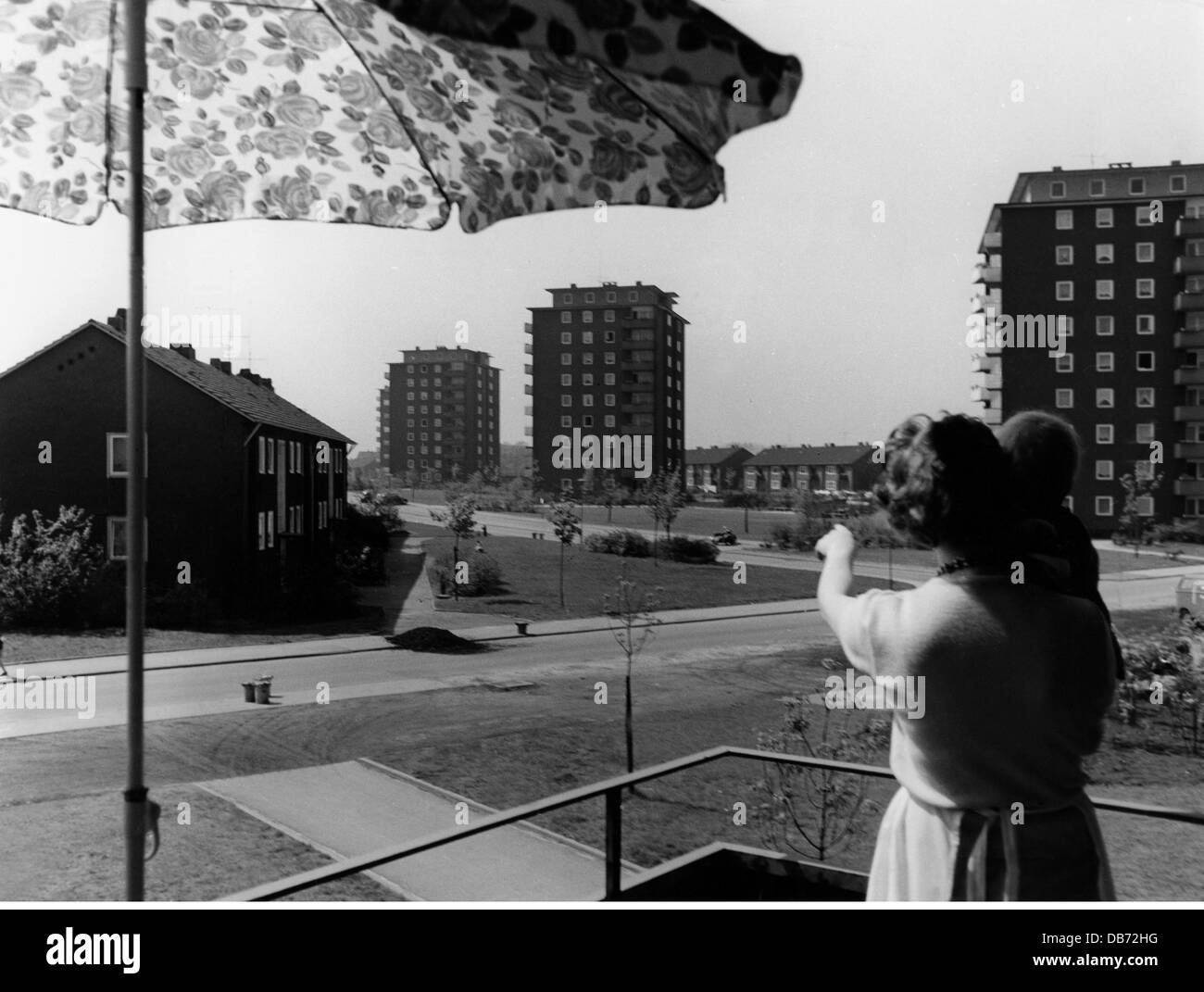 1960s residential architecture Black and White Stock Photos & Images ...