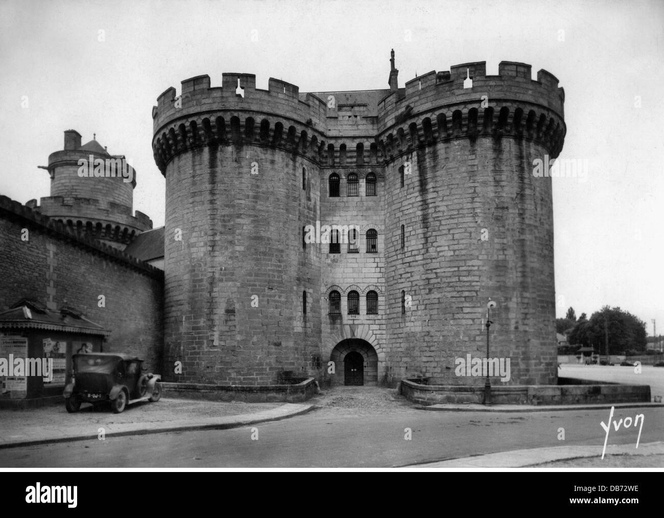 Historical 1920s architecture hi-res stock photography and images - Alamy
