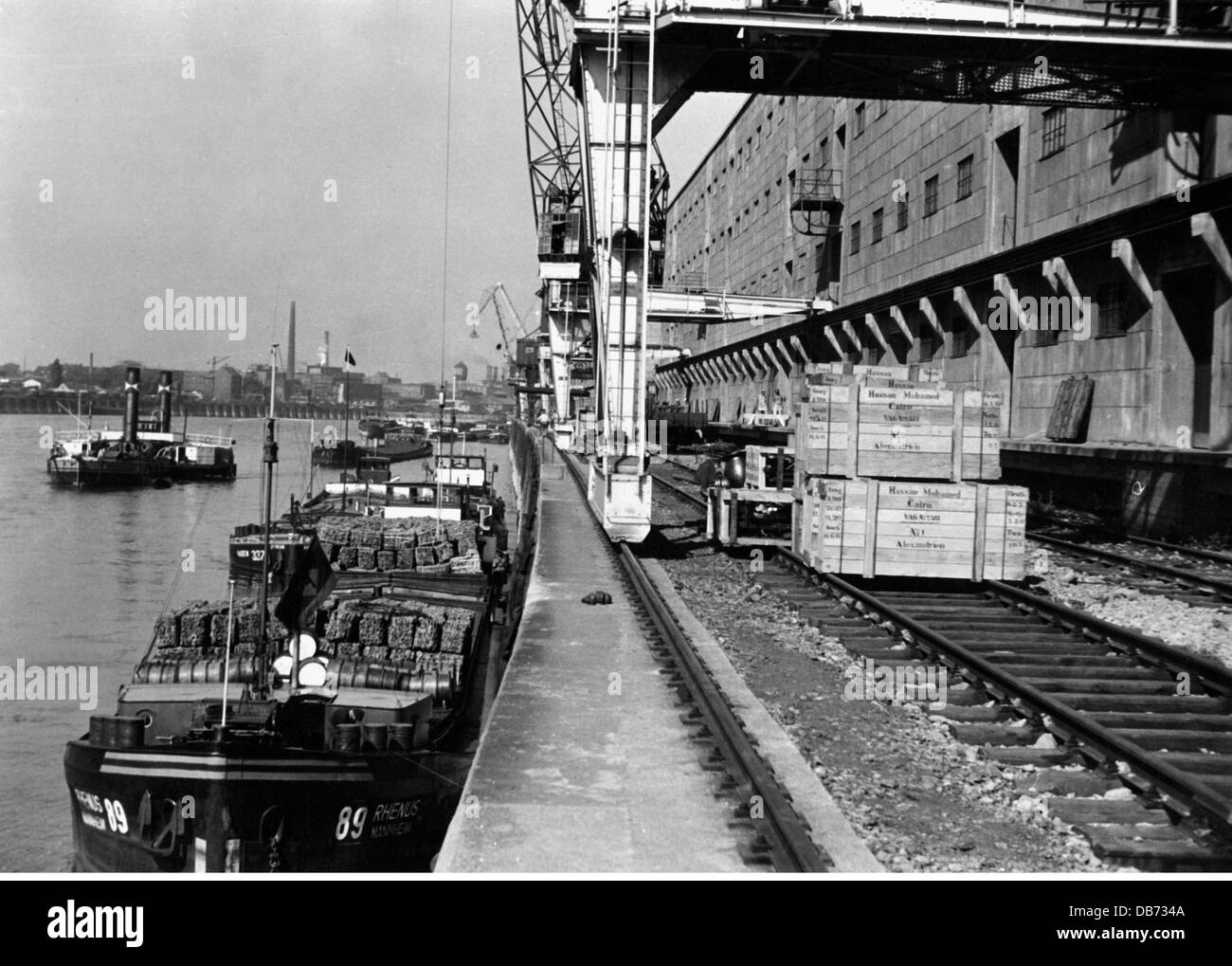 1950s cargo ship hi-res stock photography and images - Alamy