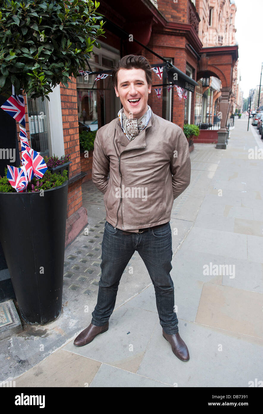 Hairdresser Warren Holmes London - April 2011 Stock Photo - Alamy