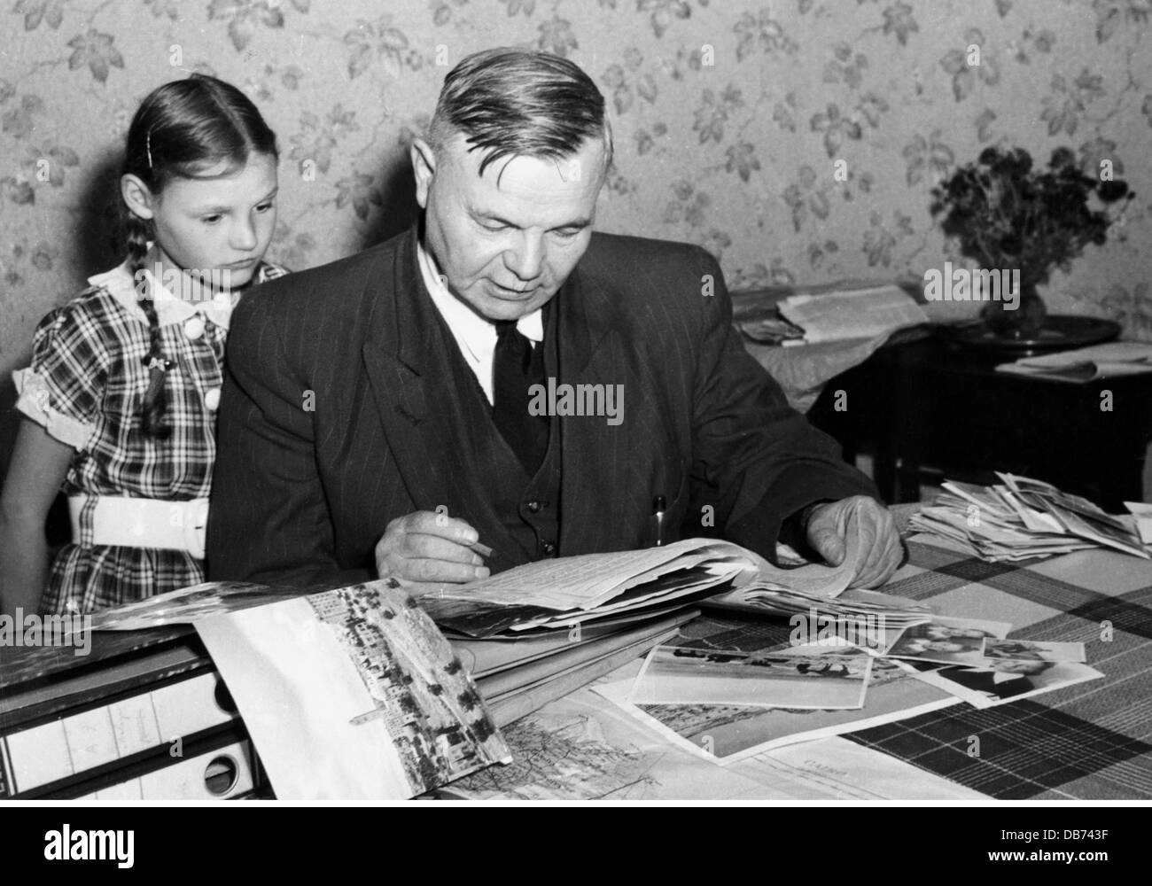 post war period, people, Germany, search for missing relatives ...