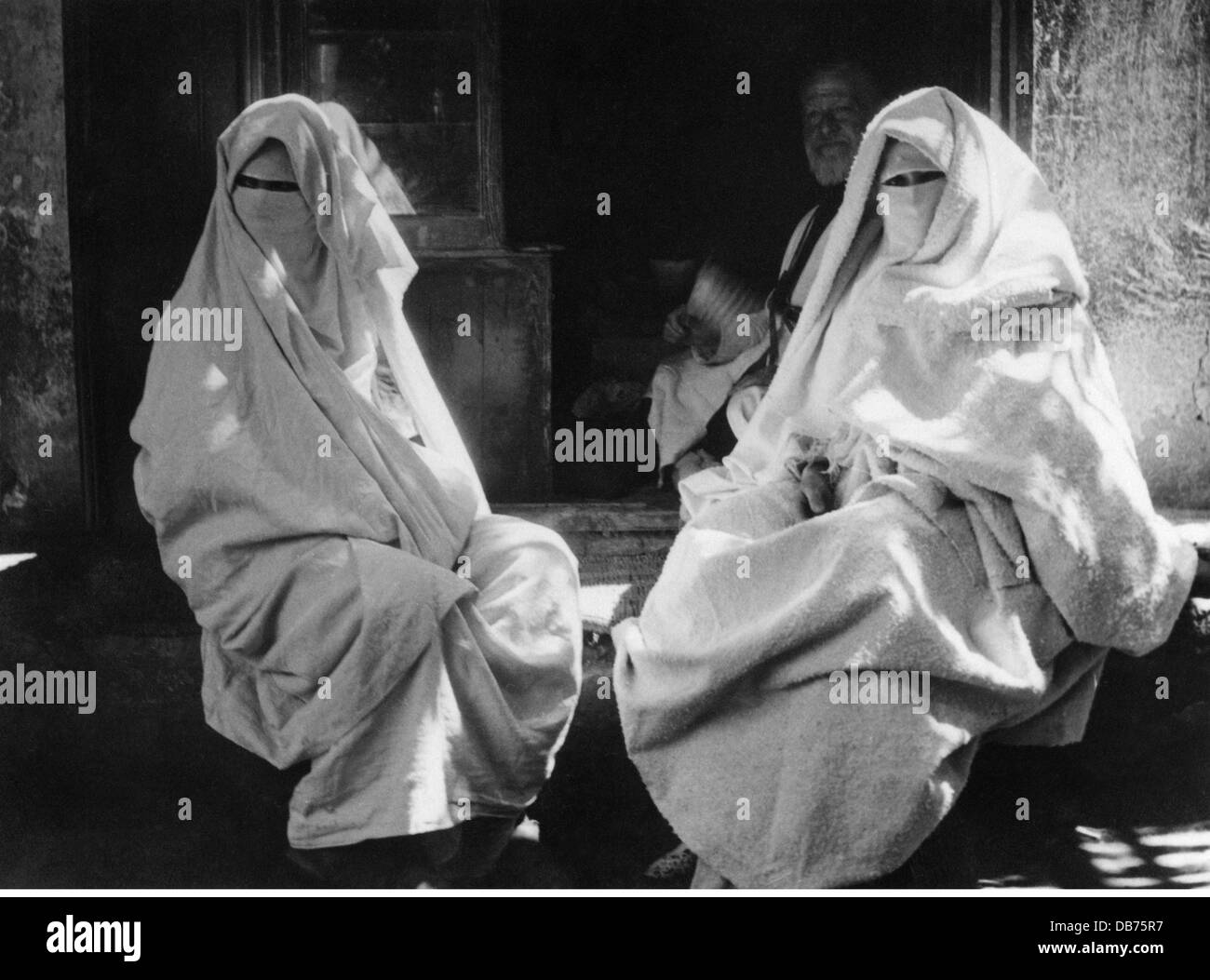 Veiled female Black and White Stock Photos & Images - Alamy