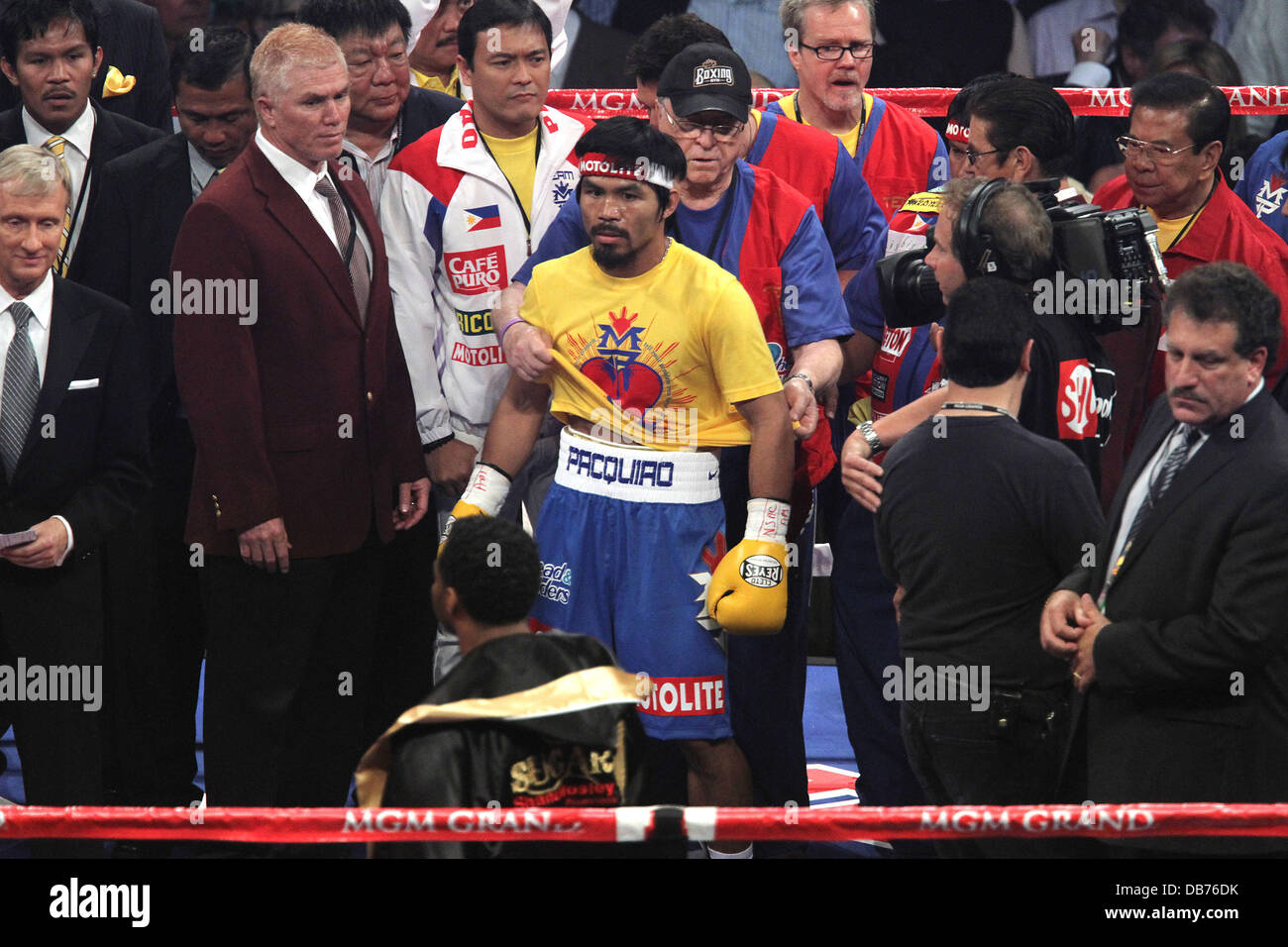 Manny Pacquiao Filipino boxer Manny Pacquiao retains his WBO ...