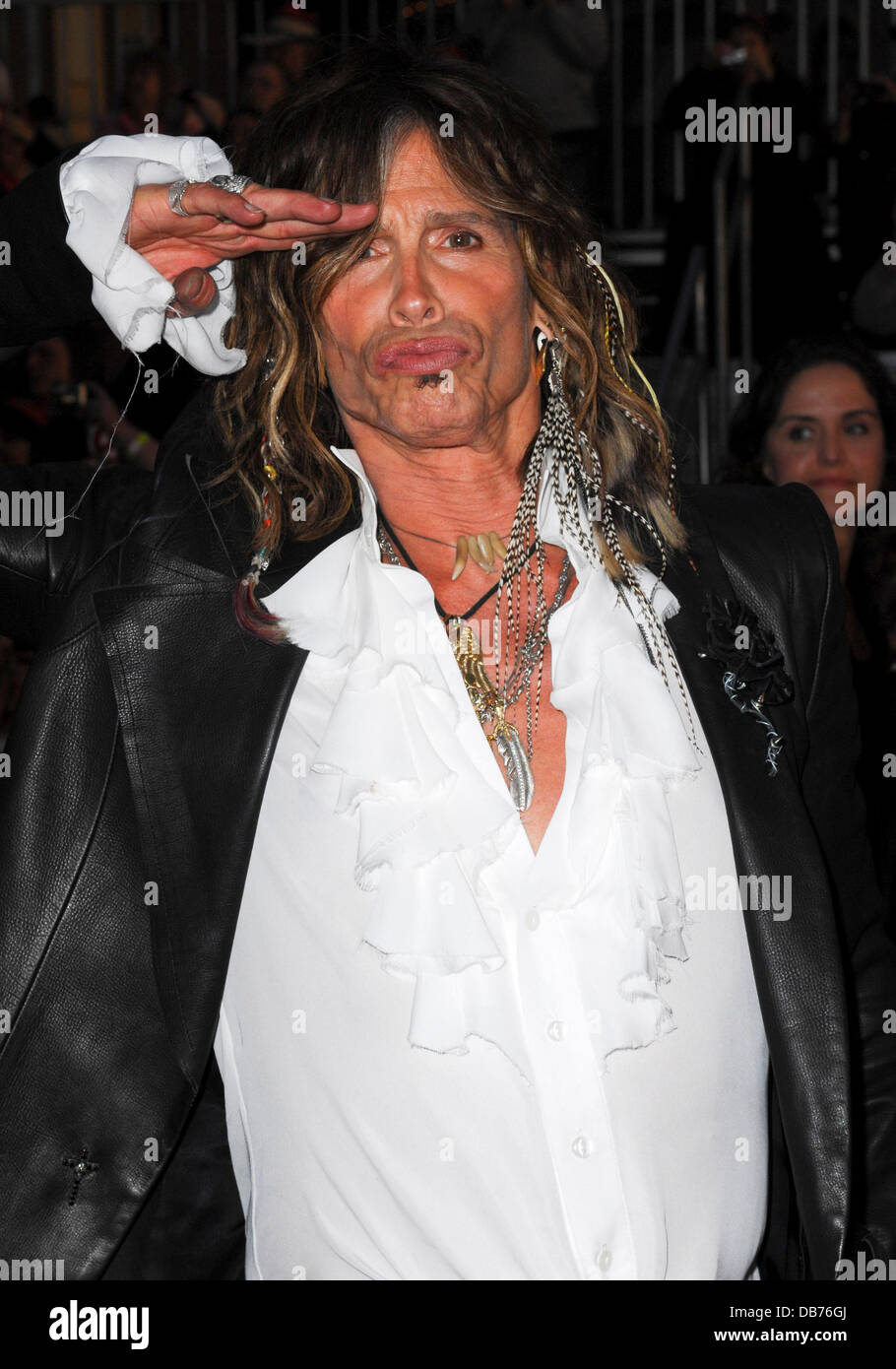 Steven tyler pirates of the caribbean hi-res stock photography and ...