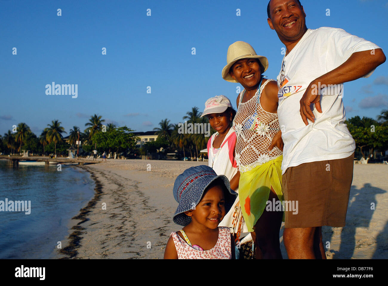 Jamaica family beach hi-res stock photography and images - Alamy