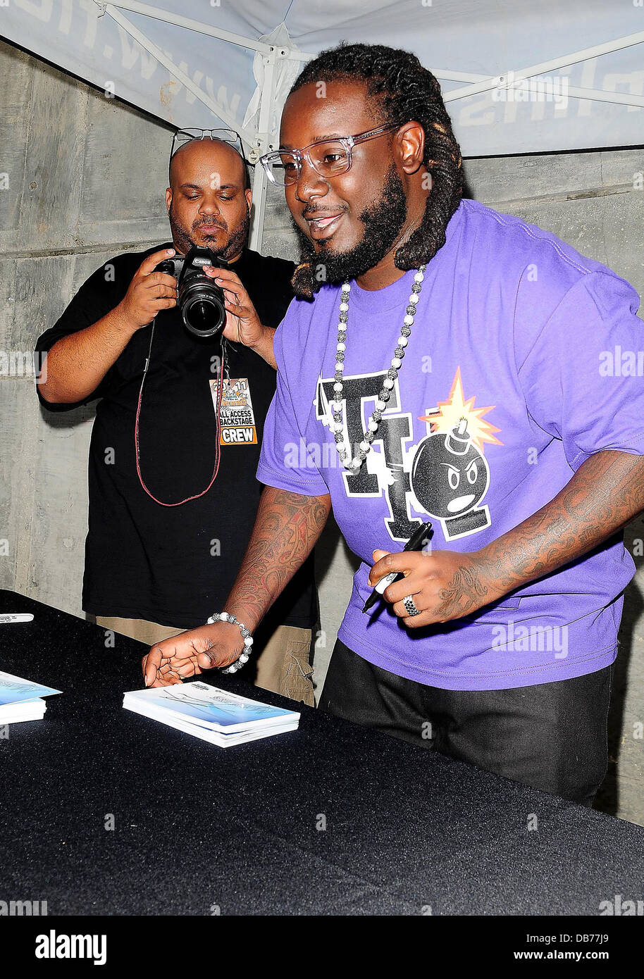 Rapper/Producer T-Pain attends and sign autograph for fans pre-game ...