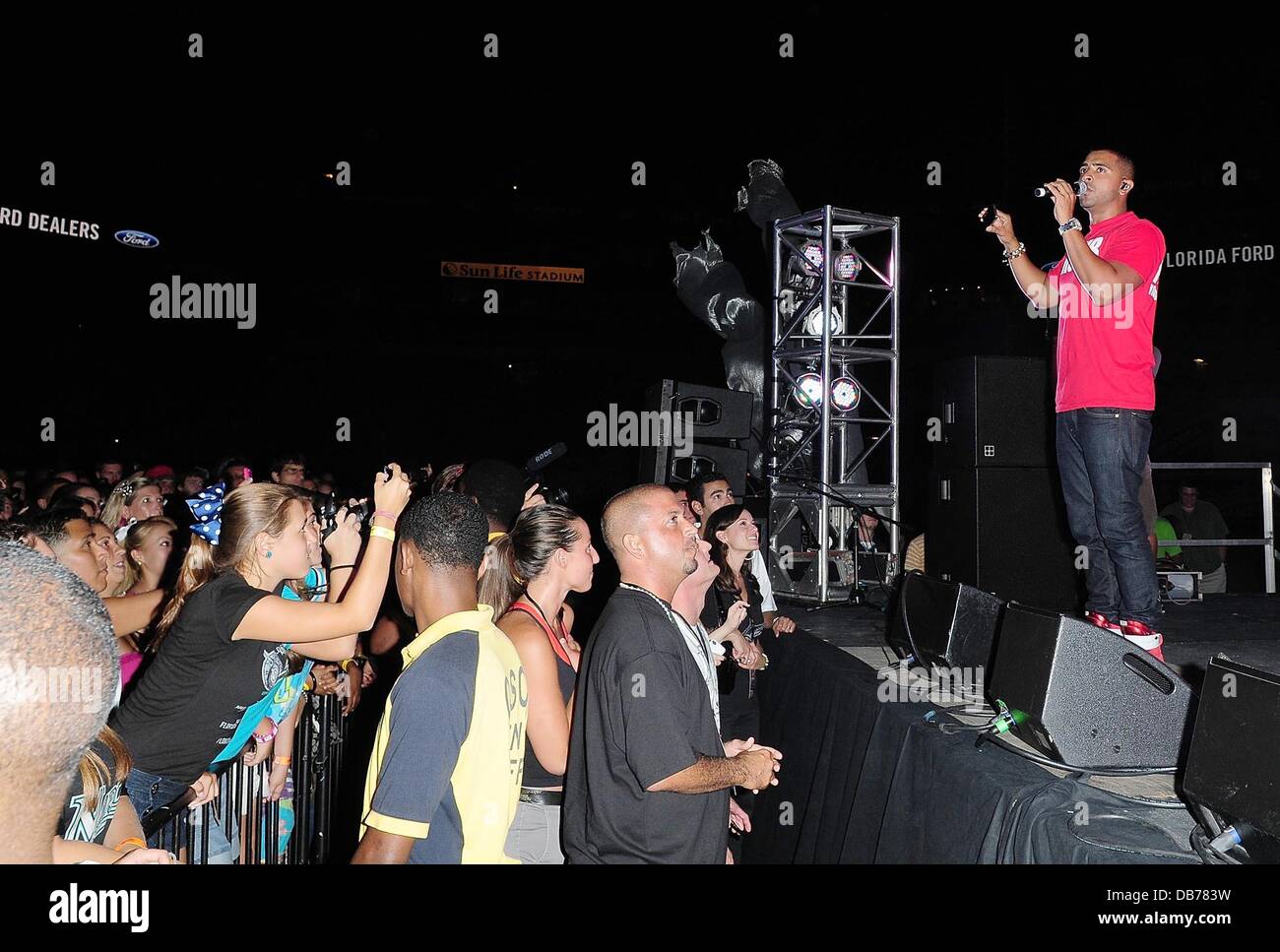 Jay Sean performs during the Super Saturday post-game concert of ...
