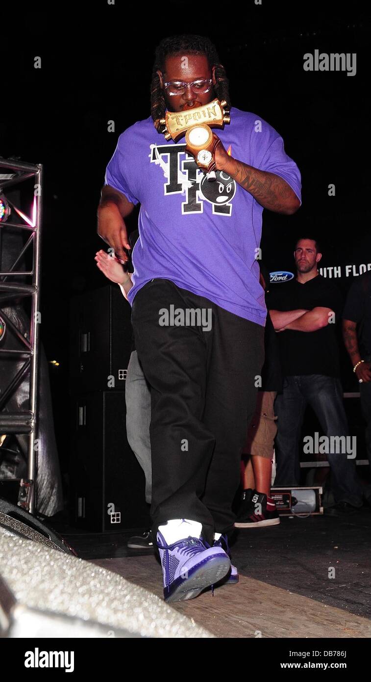 T-Pain performs during the Super Saturday post-game concert of Florida ...