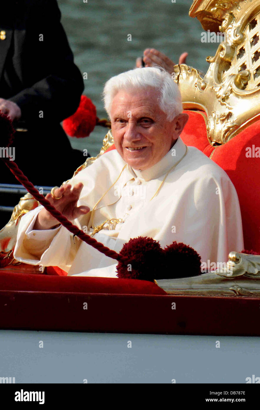 Pope Benedict XVI takes a gondola ride from Saint Mark Square to Salute ...