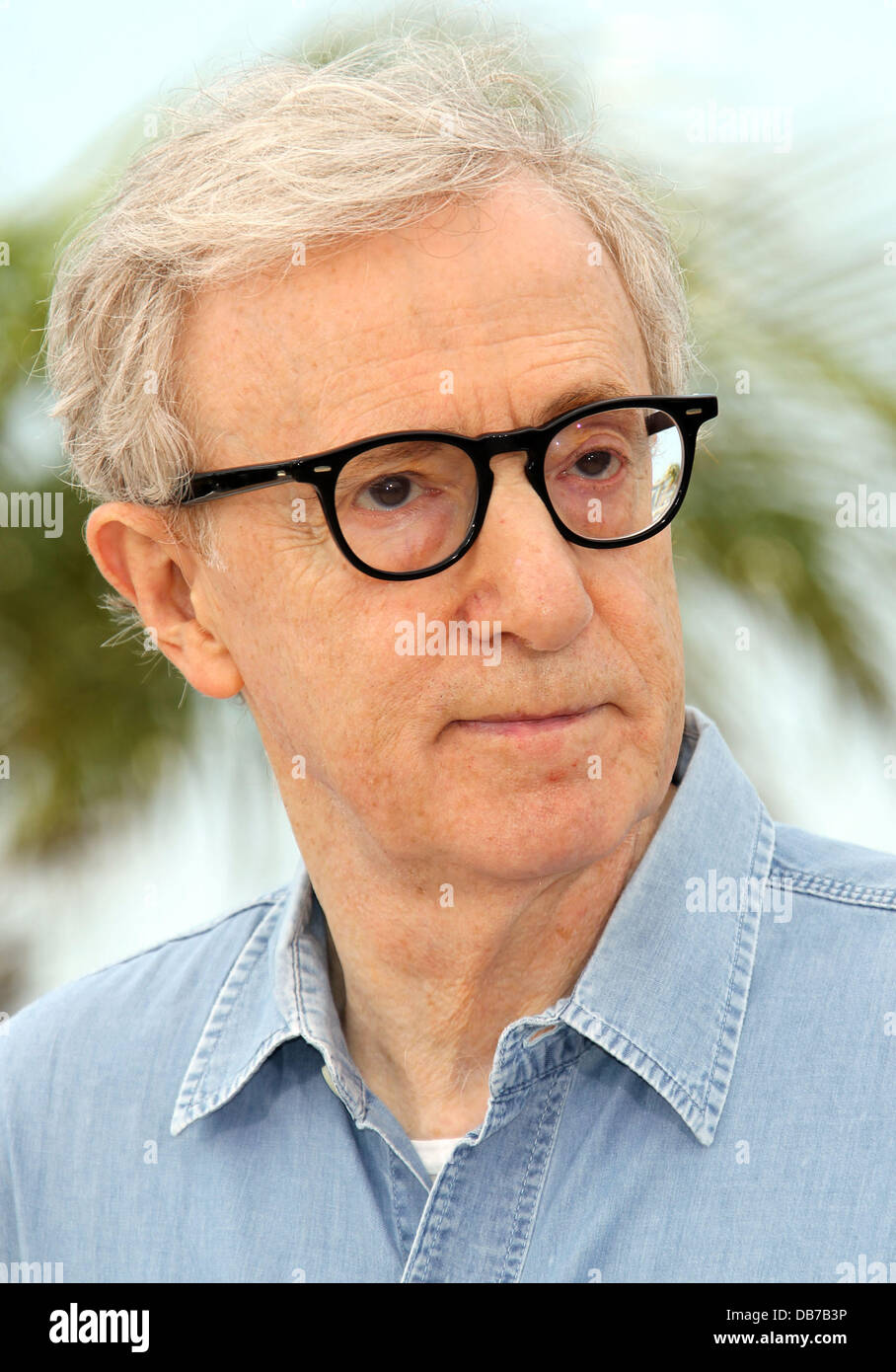 Woody allen smiling hi-res stock photography and images - Alamy