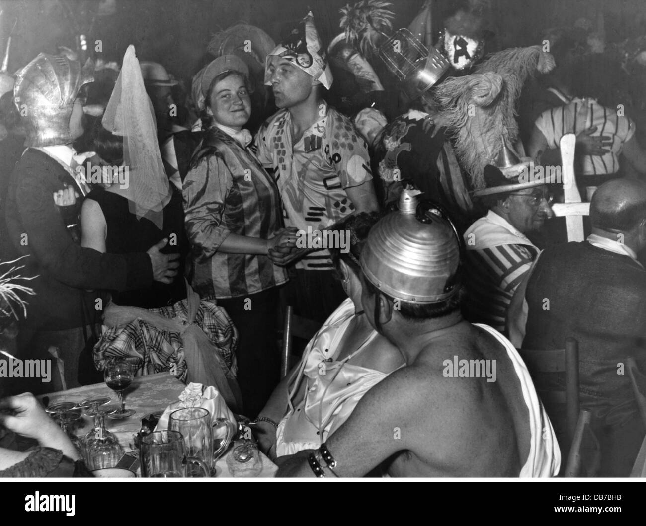 1950s tea party hi-res stock photography and images - Alamy