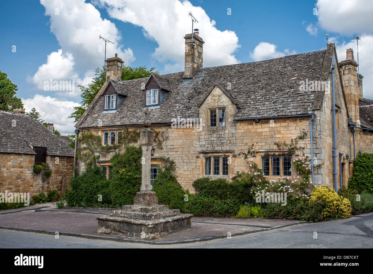 Villiage cross hi-res stock photography and images - Alamy