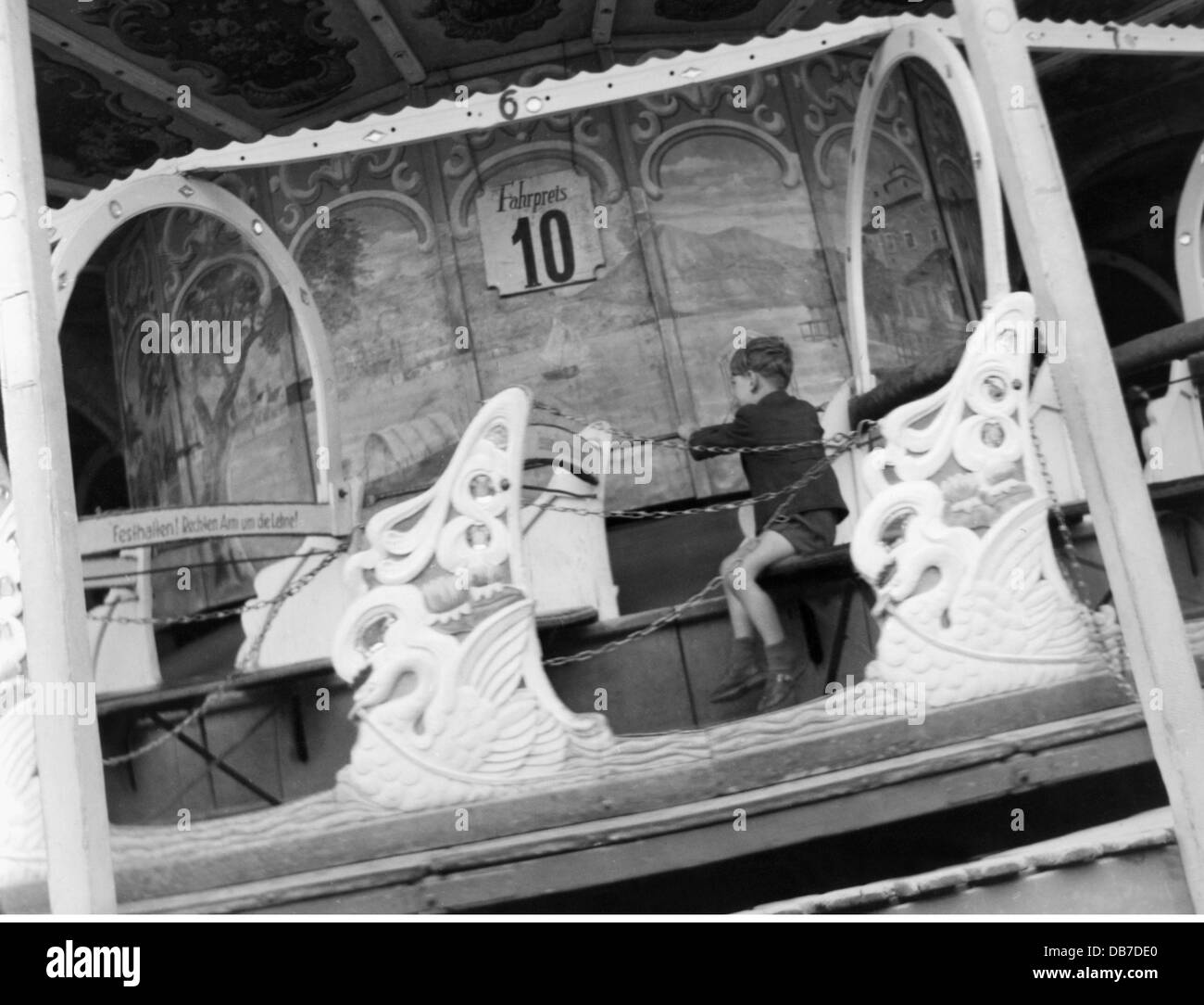 1950s carnival rides hi-res stock photography and images - Alamy