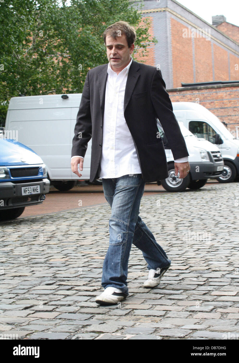 Simon Gregson from the ITV soap "Coronation Street" leaving Granada ...