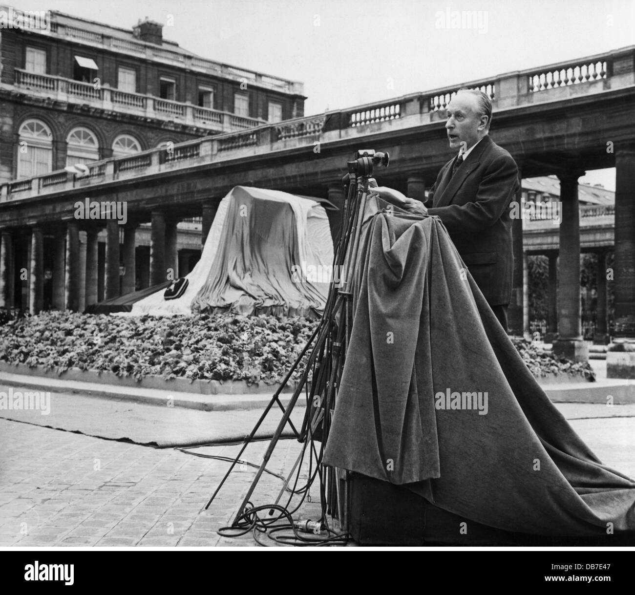 Sidonie gabrielle colette hi-res stock photography and images - Alamy