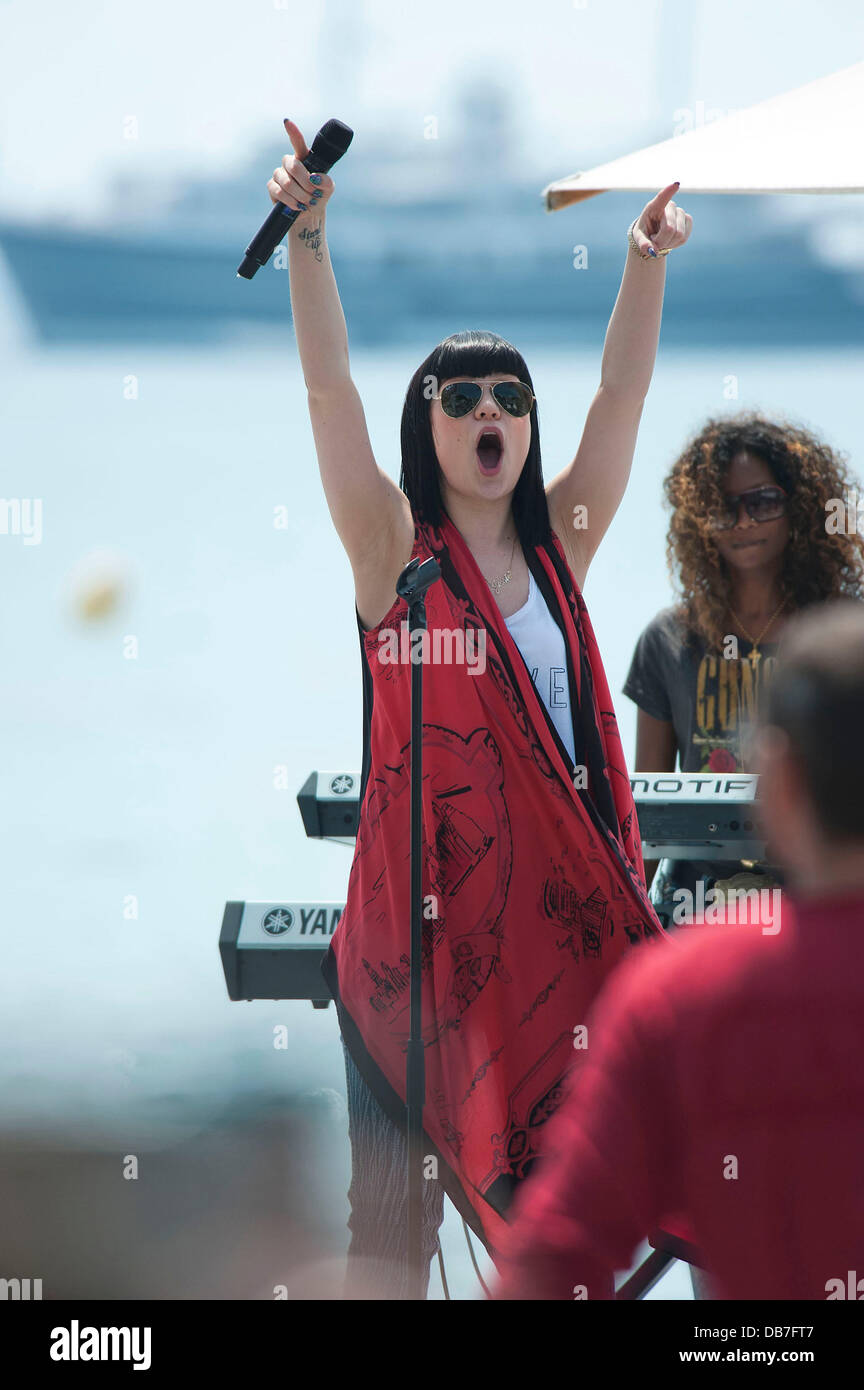 Jessie J rehearsing before her performance at Croisette Palais des ...
