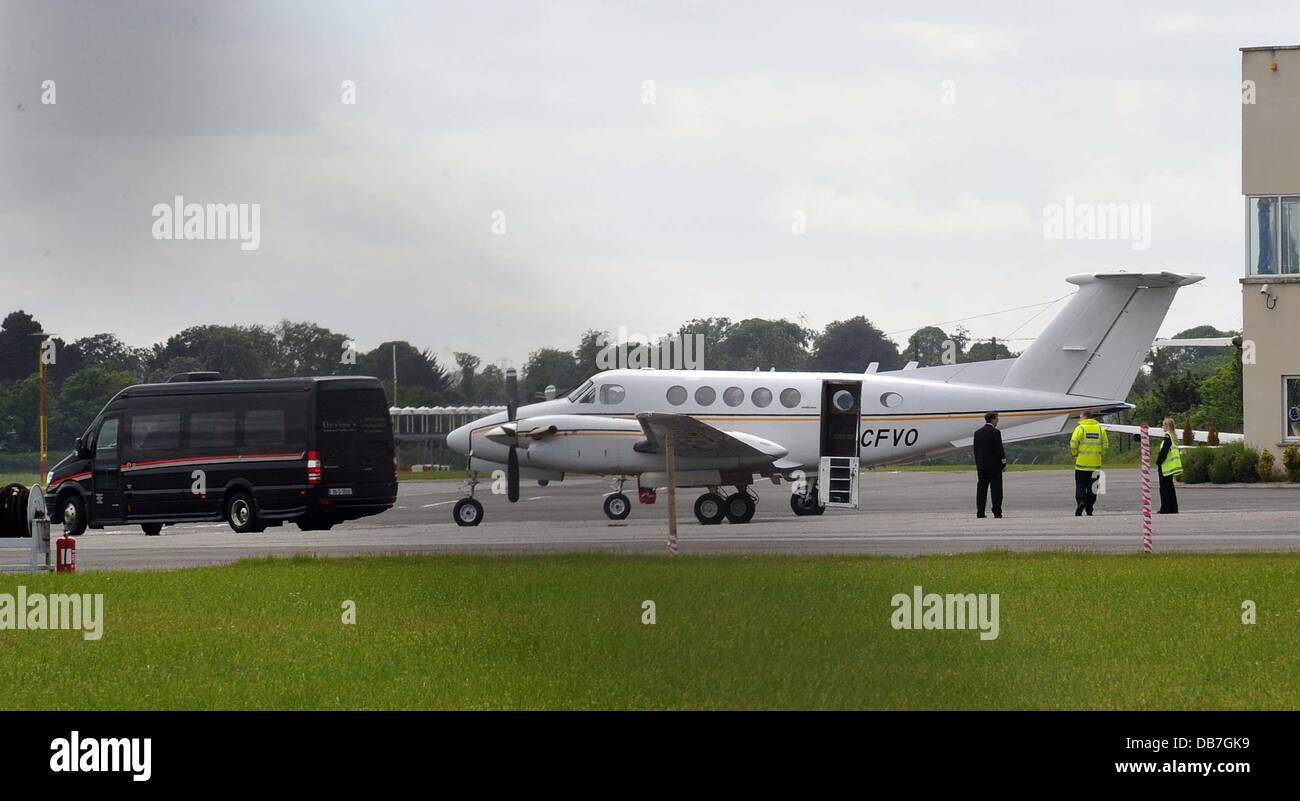 A private plane carrying Liverpool FC players as the team travel to ...