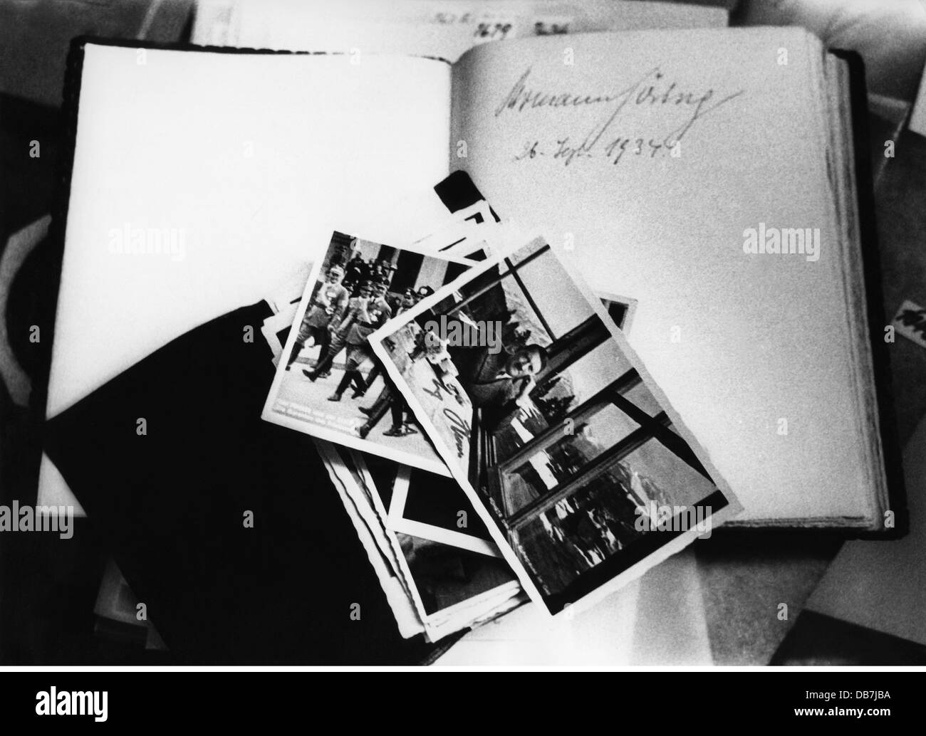 Sothebys auction london Black and White Stock Photos & Images - Alamy