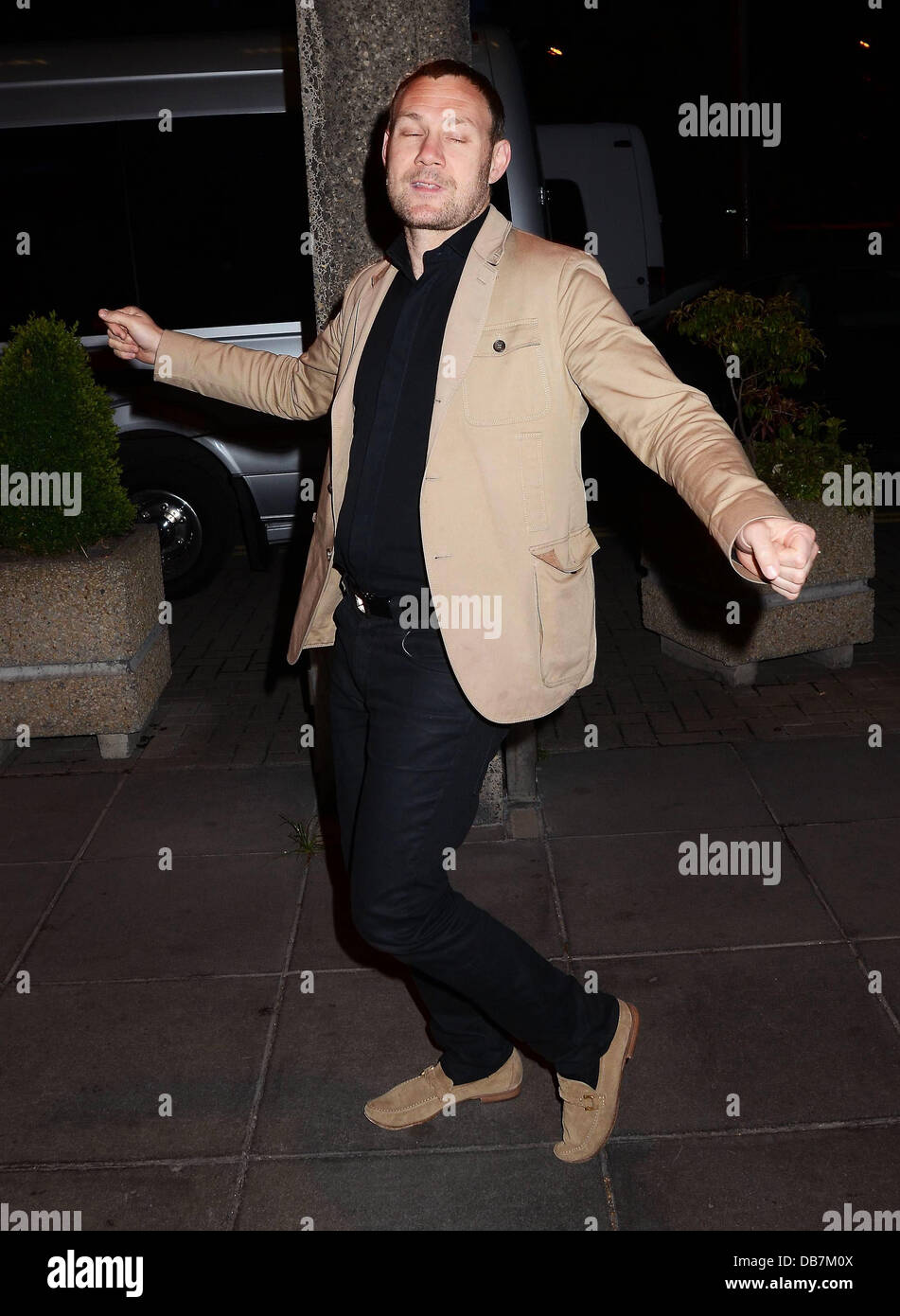 David Gray leaving the RTE studios after appearing on The Late Late ...