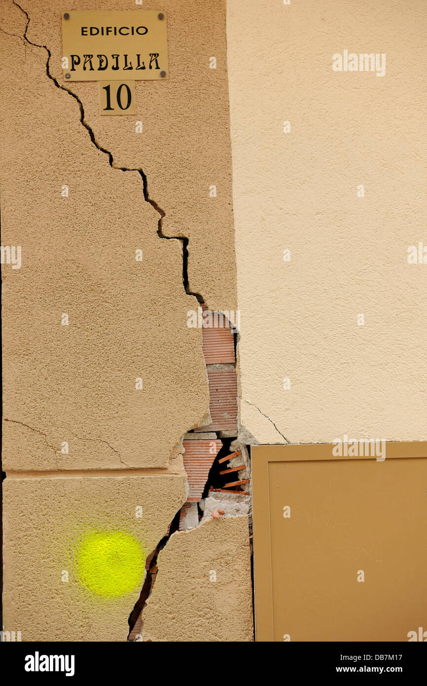 The aftermath of the Lorca earthquake after a magnitude 5.1 quake ...