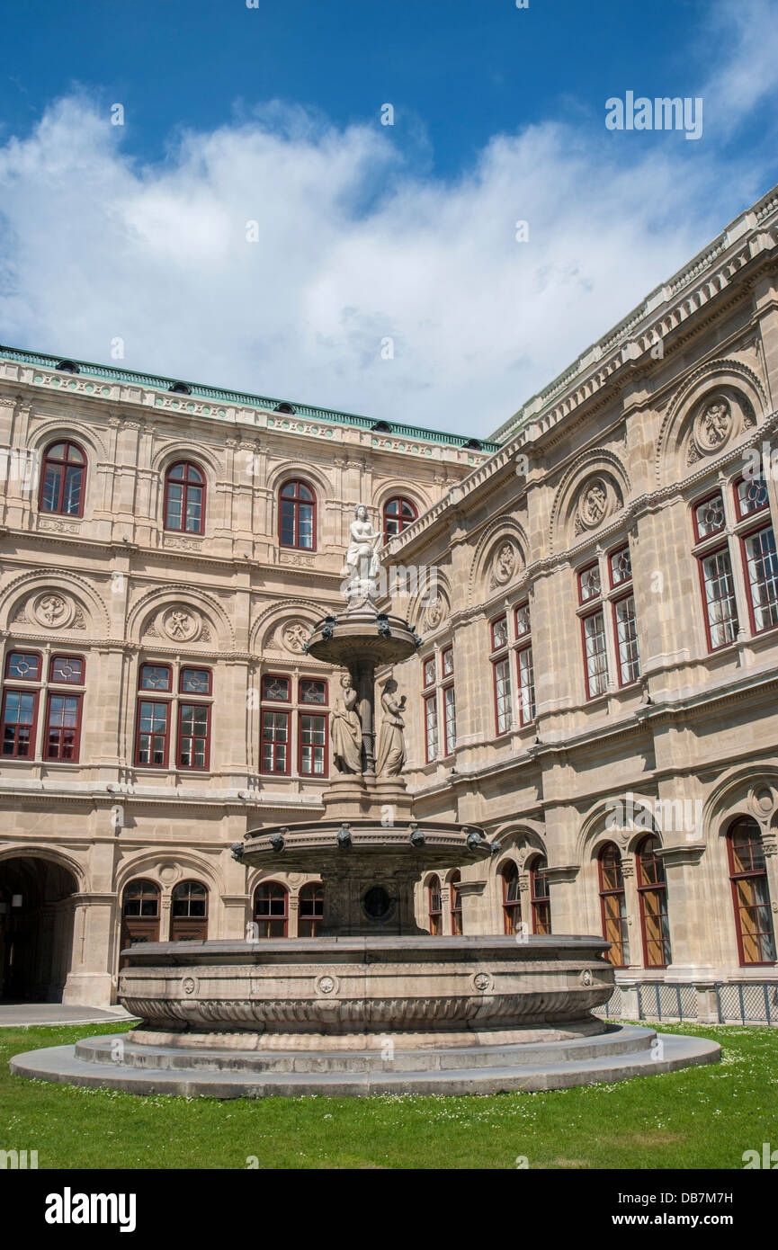 Austria vienna opera house hi-res stock photography and images - Alamy