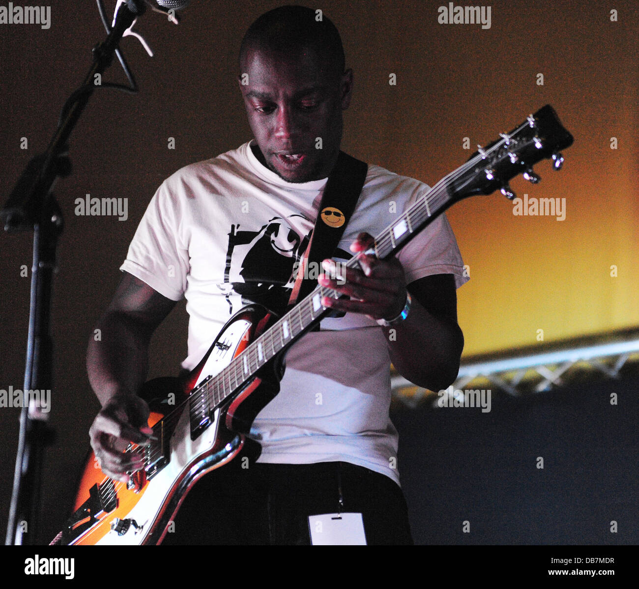 Cosmo Jarvis Bearded Theory Festival 2011 in Kedelston - Day One ...