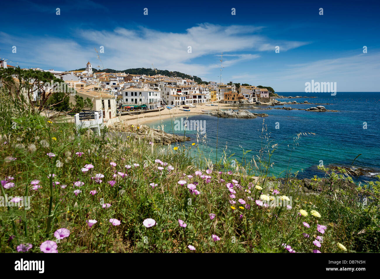 Village houses beach hi-res stock photography and images - Alamy