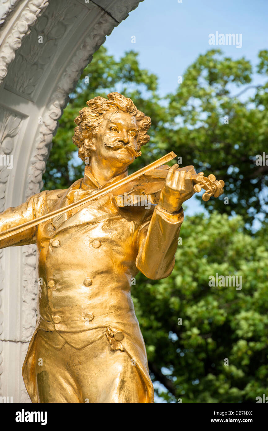 Europe, Austria, Vienna, Stadtpark, Johann Strauss monument Stock Photo ...