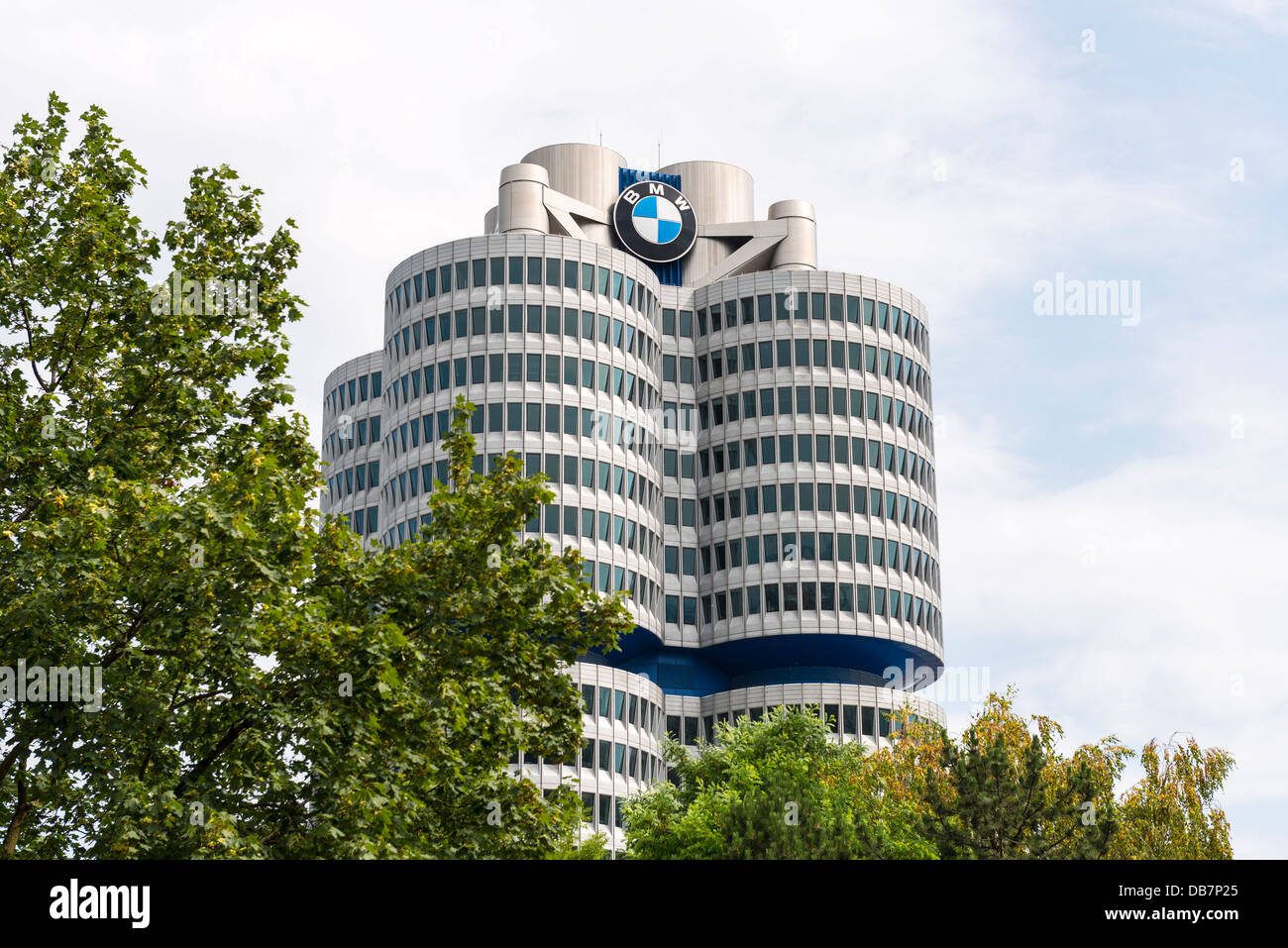 Bmw headquarter münchen hi-res stock photography and images - Alamy