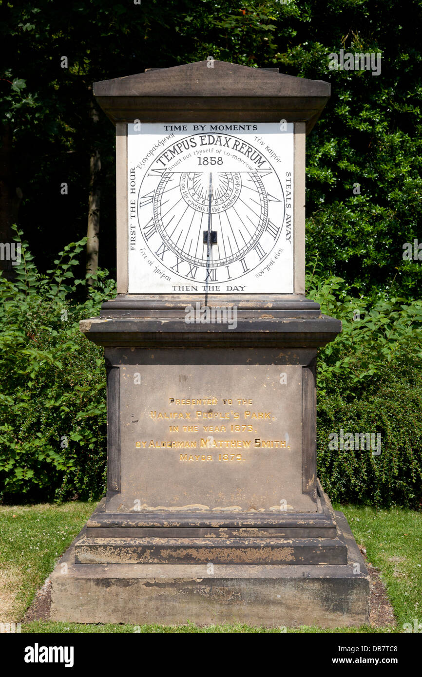 Victorian sundial hi-res stock photography and images - Alamy