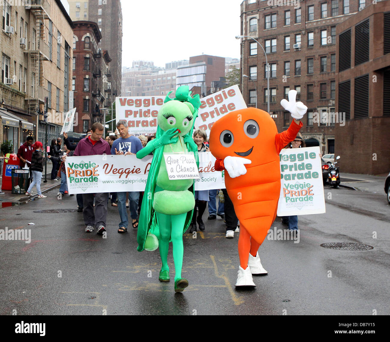 Veggie Pride Parade 2011 promoting Vegetarianism and Healthy Eating New ...