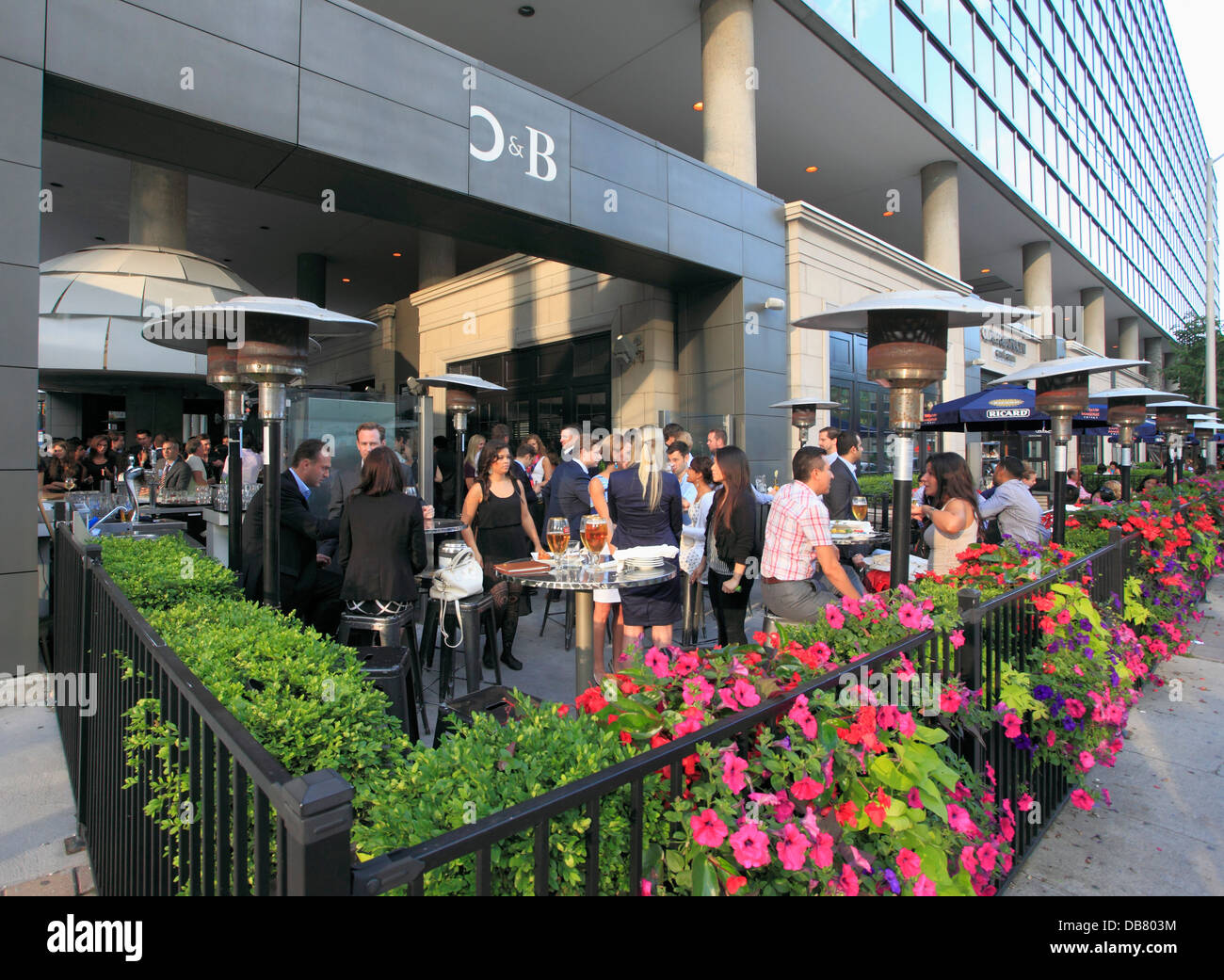 Toronto business district hi-res stock photography and images - Alamy