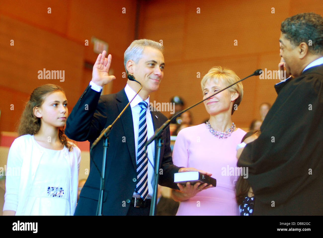 Rahm Emanuel with family The 2011 Chicago Inauguration at the Jay ...