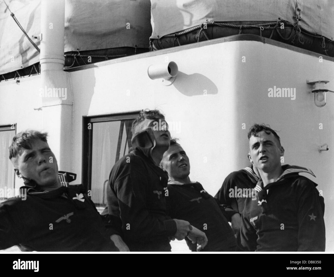 Nazism / National Socialism, military, navy, sailors on deck during the ...