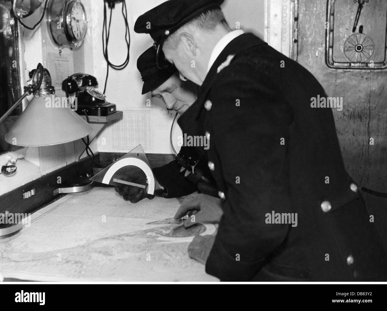 Nazism / National Socialism, military, navy, chart room of a ...