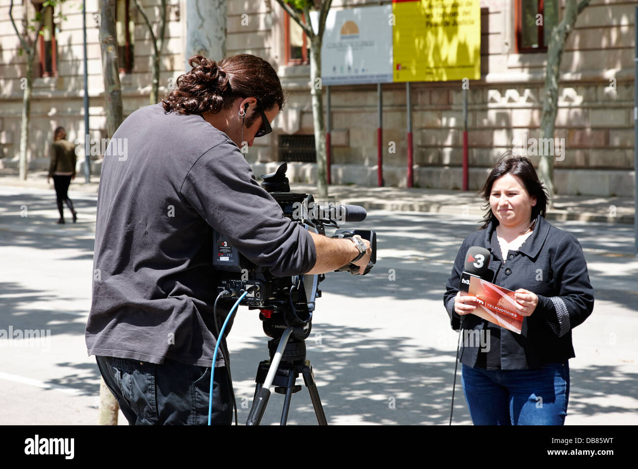 Tv news reporter hi-res stock photography and images - Alamy