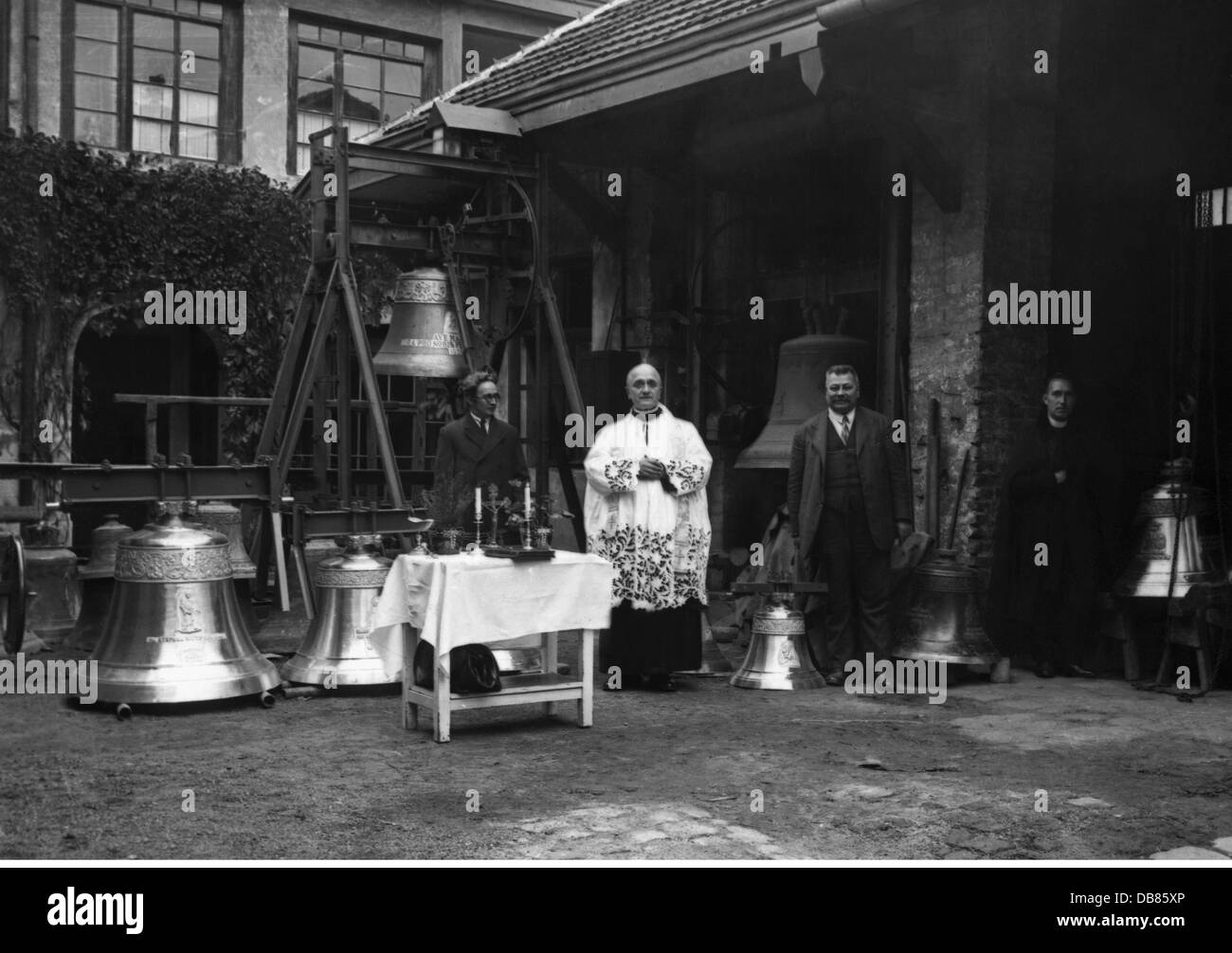 1930s catholic priest hi-res stock photography and images - Alamy