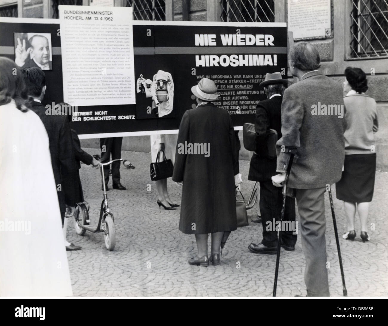 demonstrations, Germany, campaign against nuclear war, 1962, Additional ...