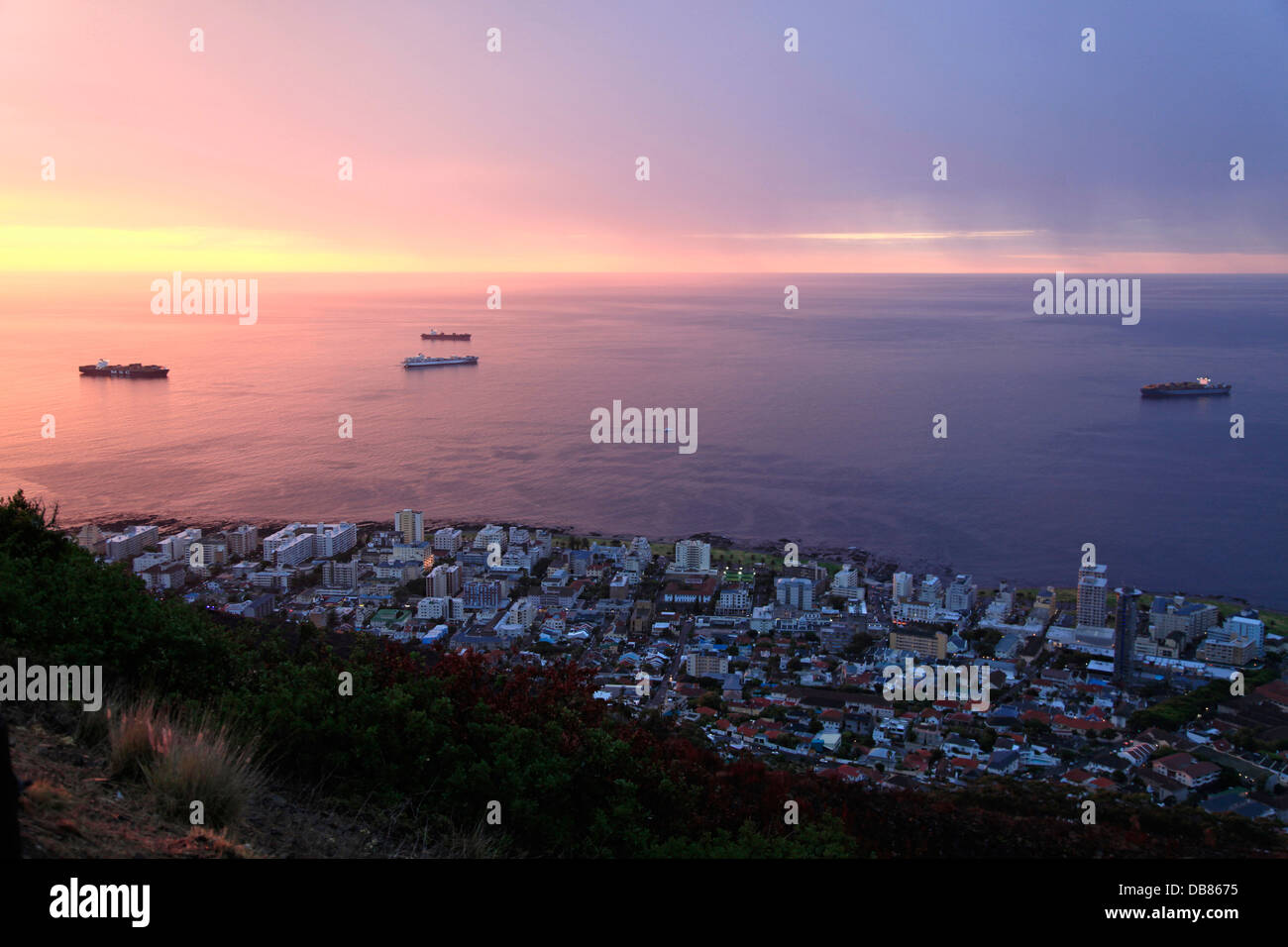 Ships table hi-res stock photography and images - Alamy