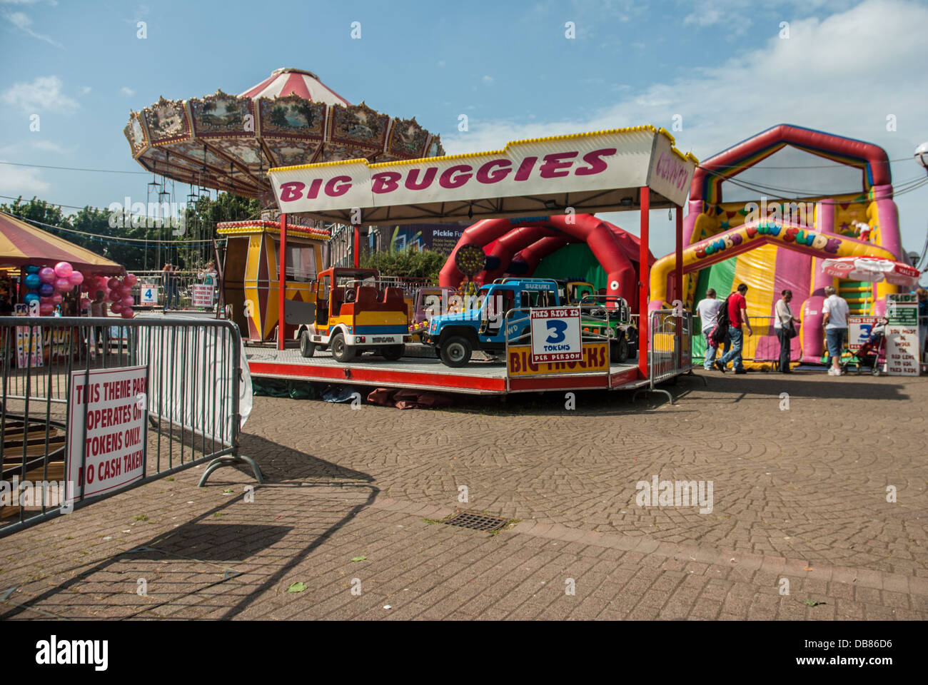 Summer fairground rides hi-res stock photography and images - Alamy