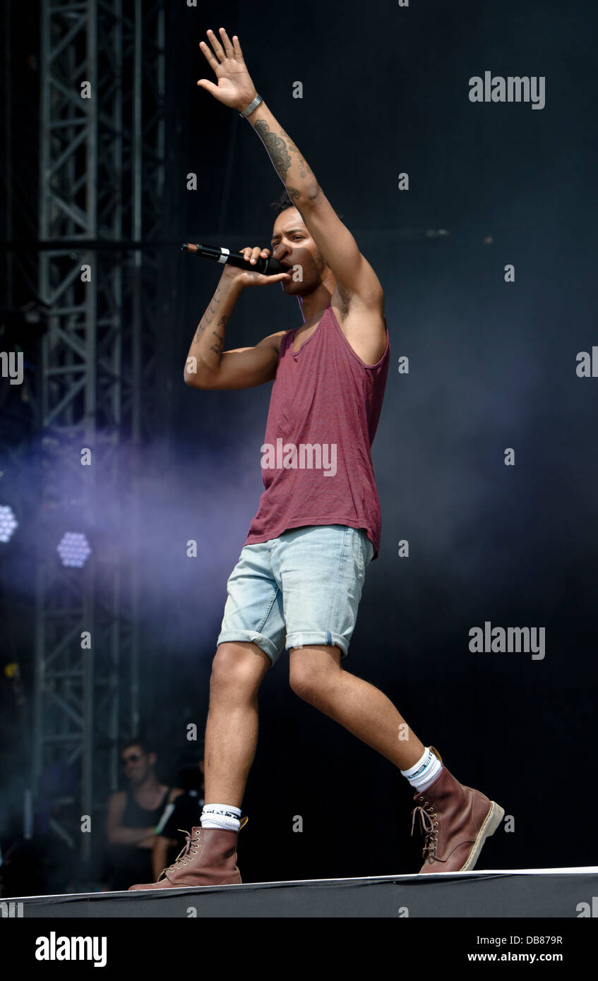Harley "Sylvester" Alexander-Sule from British hip hop duo, Rizzle ...