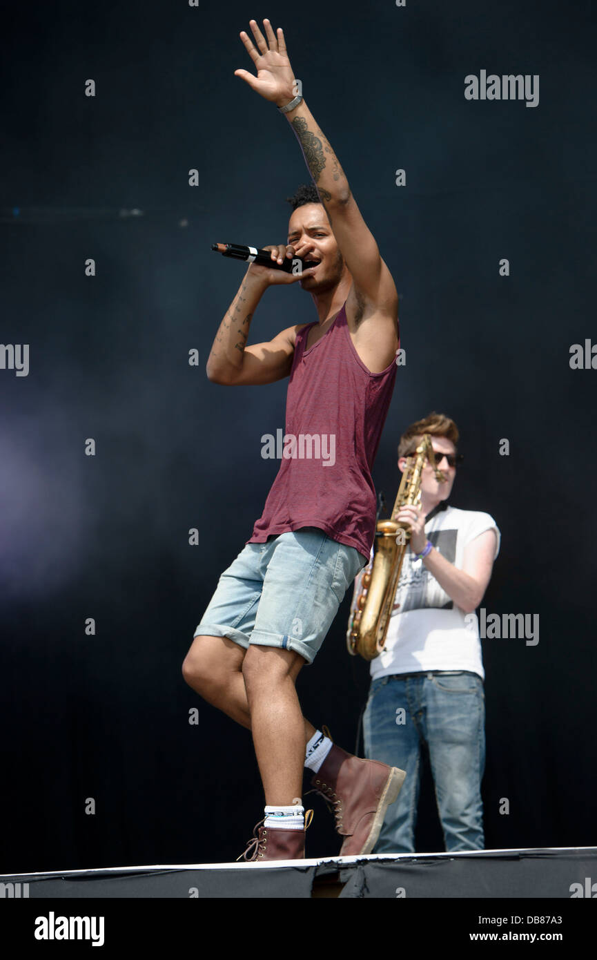 Harley "Sylvester" Alexander-Sule from British hip hop duo, Rizzle ...