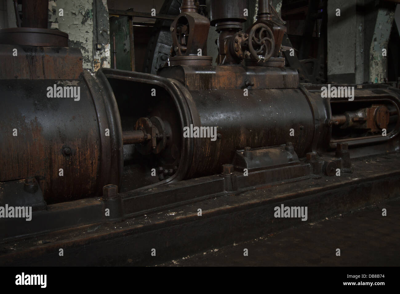 Steam engines in relic zinc rolling mill Uthemann. Industriada 2013 ...