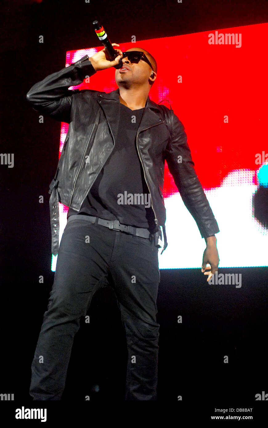 Taio Cruz 103.5 KISS FM Chicago Fantabuloso Dos Concert 2011 at the ...