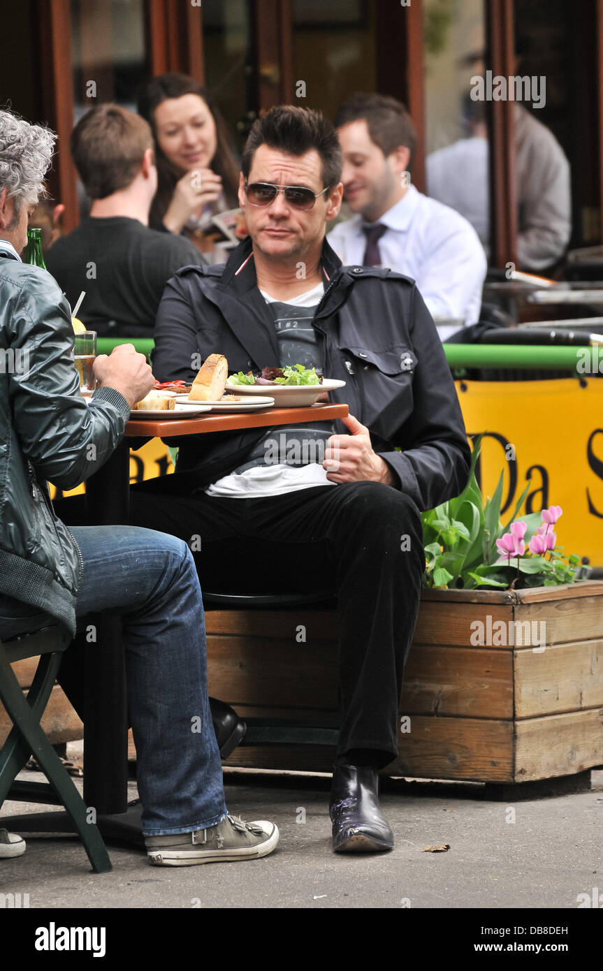 Jim Carey has a late lunch at Bar Pitti in The West Village, Manhattan ...