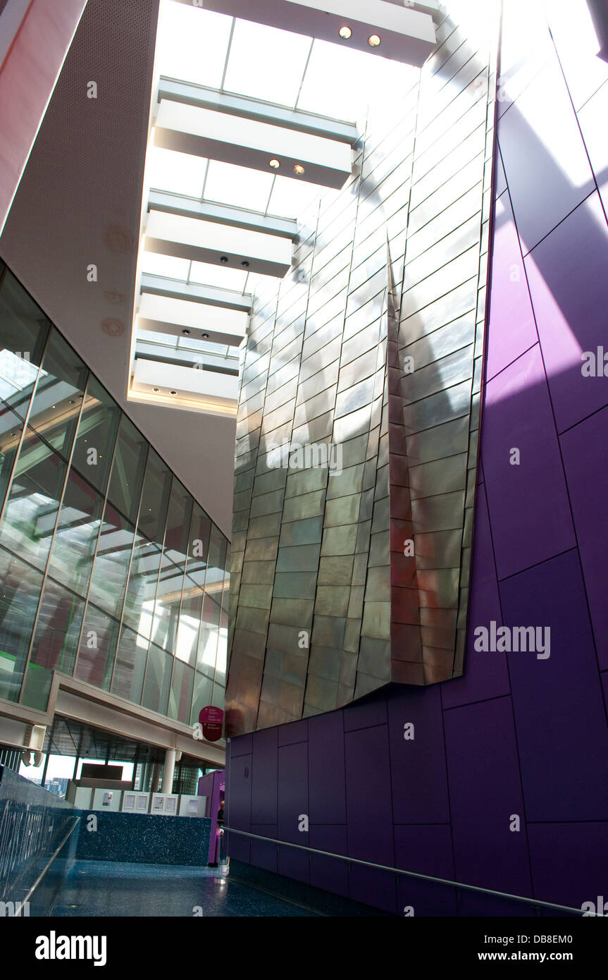 Lowry centre salford inside hi-res stock photography and images - Alamy