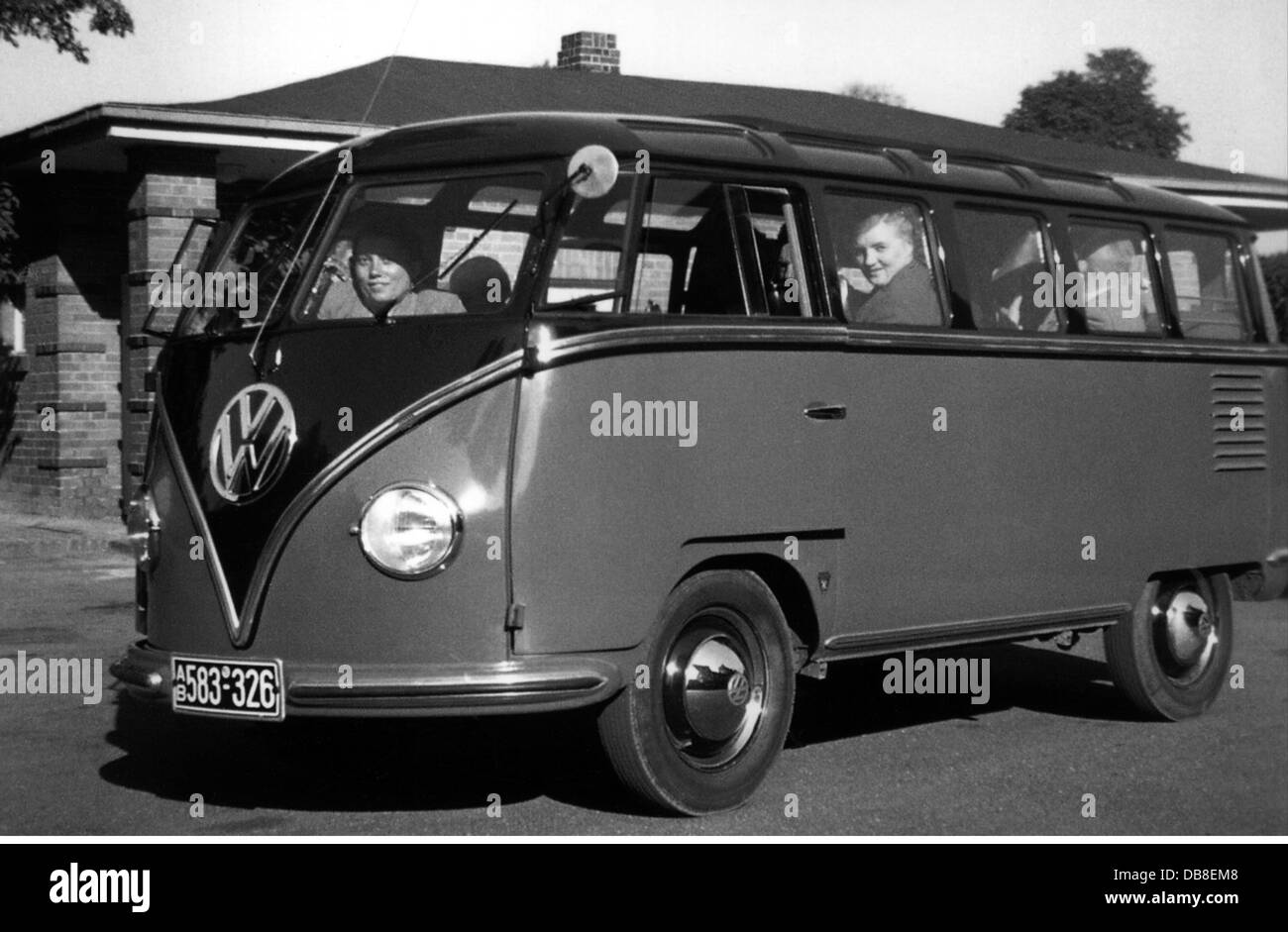 Transport 1950s bus hi-res stock photography and images - Alamy